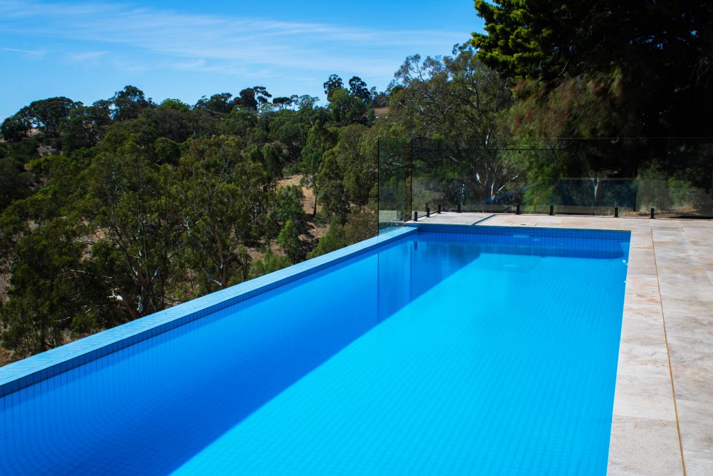 Infinity Pools - Take your pool to the next level! - Urban Oasis Pools